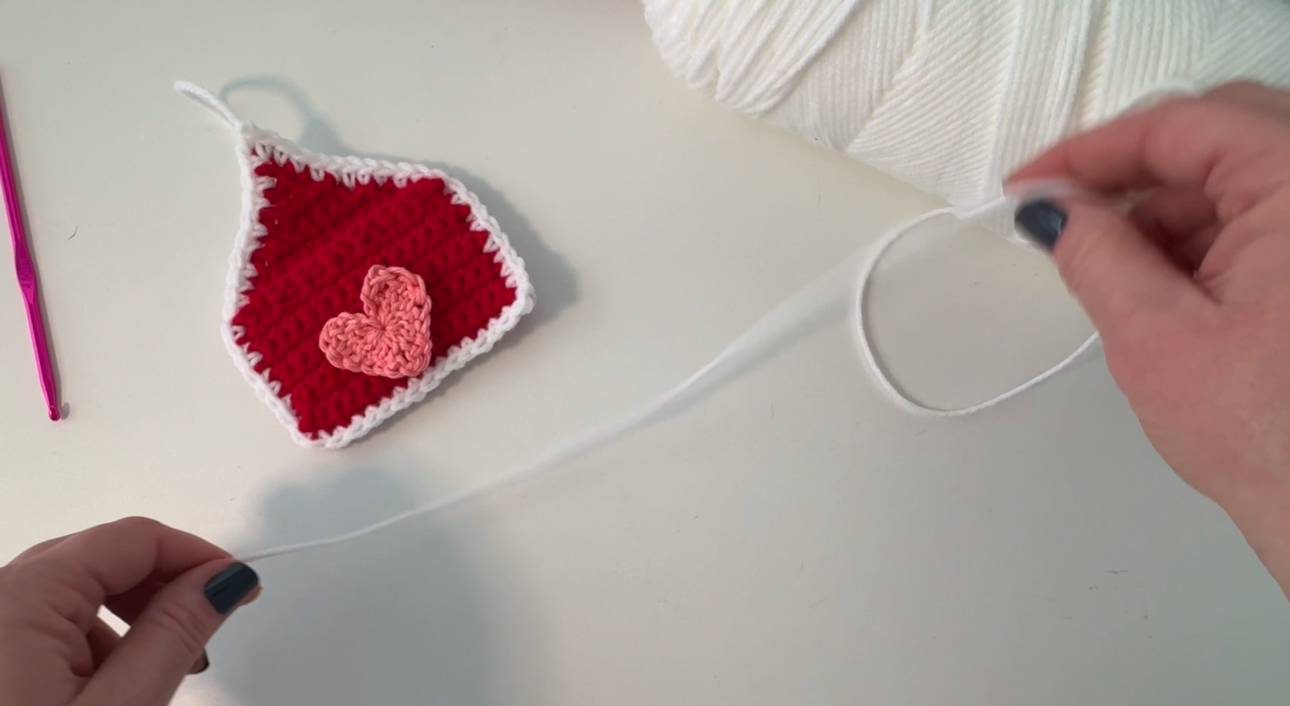 HOW TO CROCHET A VALENTINE’S DAY GIFT CARD HOLDER (FREE PATTERN ...